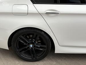 White BMW 528 2011 in Vilnius, with an engine capacity of 3.00 L and mileage of 280 thousand km for 8700 €, photo 12 on AUTOMOTO.COM.LV