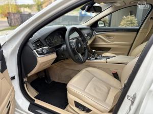 White BMW 528 2011 in Vilnius, with an engine capacity of 3.00 L and mileage of 280 thousand km for 8700 €, photo 13 on AUTOMOTO.COM.LV