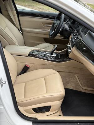 White BMW 528 2011 in Vilnius, with an engine capacity of 3.00 L and mileage of 280 thousand km for 8700 €, photo 15 on AUTOMOTO.COM.LV