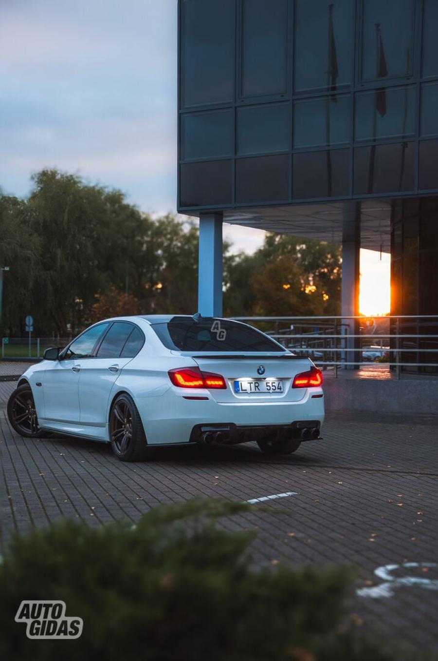 Balts BMW 528 2011 Šilalė, ar dzinēja tilpumu 3.00 L un nobraukumu 360 tūkst. km par 12500 €, foto 9 vietnē AUTOMOTO.COM.LV