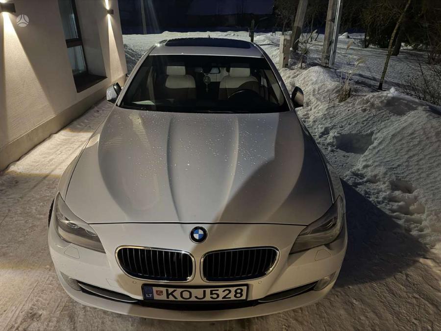White BMW 528 2013 in Akmene, with an engine capacity of 2.00 L and mileage of 222 thousand km for 9000 €, photo 2 on AUTOMOTO.COM.LV