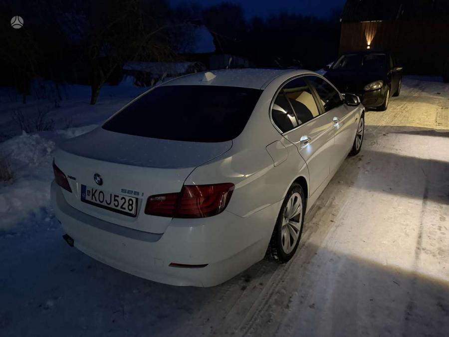 White BMW 528 2013 in Akmene, with an engine capacity of 2.00 L and mileage of 222 thousand km for 9000 €, photo 6 on AUTOMOTO.COM.LV