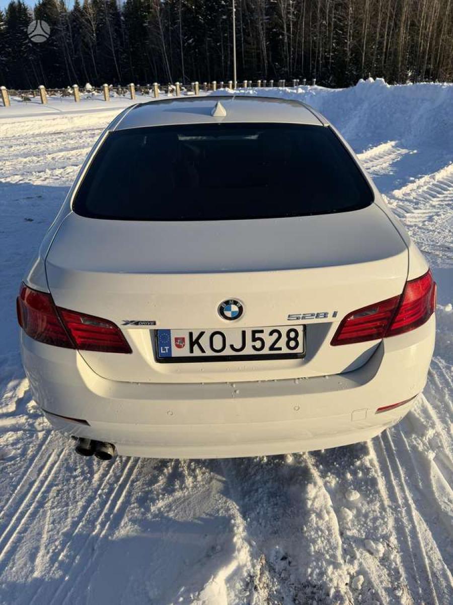 White BMW 528 2013 in Akmene, with an engine capacity of 2.00 L and mileage of 222 thousand km for 9000 €, photo 36 on AUTOMOTO.COM.LV