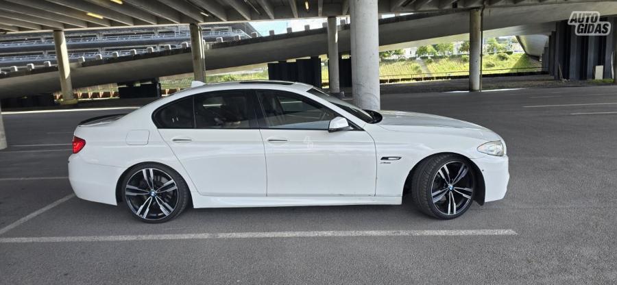 White BMW 528 2013 in Kaunas, with an engine capacity of 2.00 L and mileage of 30 thousand km for 12500 €, photo 3 on AUTOMOTO.COM.LV