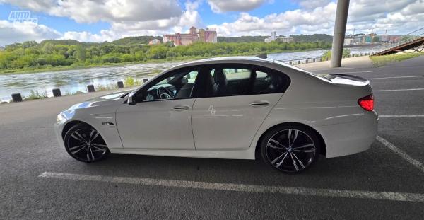 White BMW 528 2013 in Kaunas, with an engine capacity of 2.00 L and mileage of 30 thousand km for 12500 €, photo 3 on AUTOMOTO.COM.LV