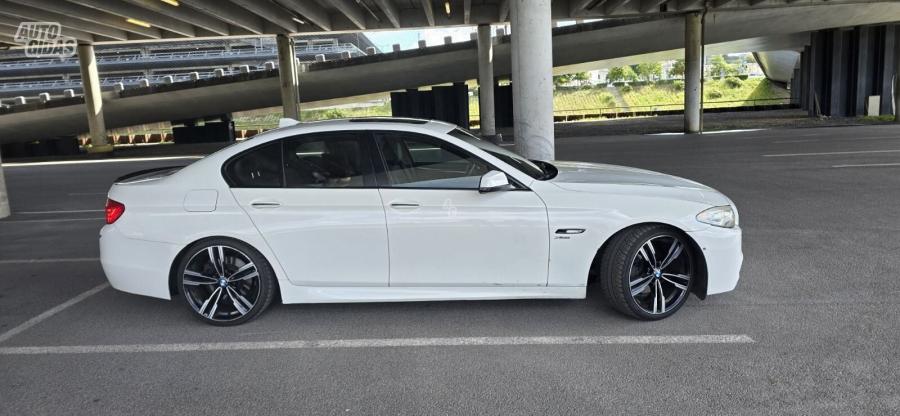 White BMW 528 2013 in Kaunas, with an engine capacity of 2.00 L and mileage of 30 thousand km for 12500 €, photo 9 on AUTOMOTO.COM.LV