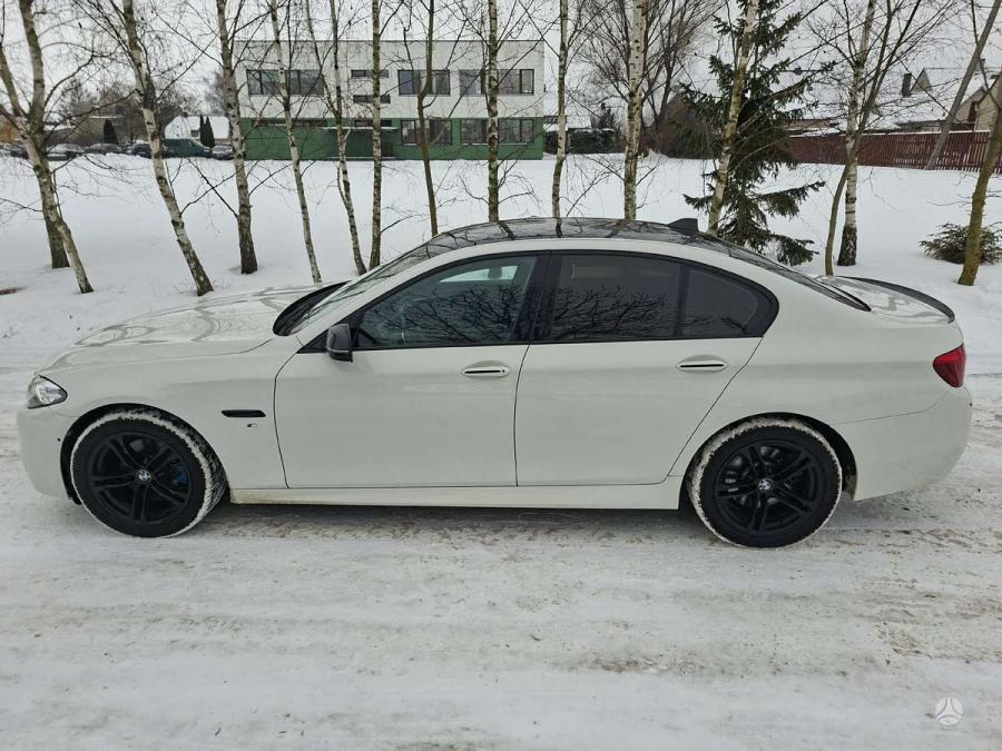 Balts BMW 528 2014 Marijampole, ar dzinēja tilpumu 2.00 L un nobraukumu 236 tūkst. km par 12850 €, foto 4 vietnē AUTOMOTO.COM.LV