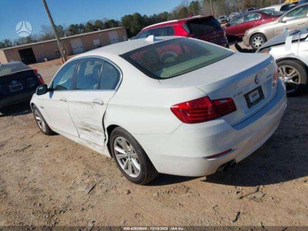 White BMW 528 2014 in Klaipeda, with an engine capacity of 2.00 L and mileage of 212 thousand km for 3500 €, photo 3 on AUTOMOTO.COM.LV
