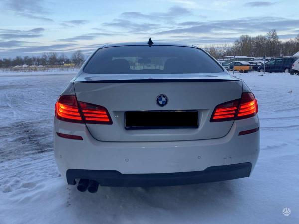 White BMW 528 2014 in Marijampole, with an engine capacity of 2.00 L and mileage of 236 thousand km for 12450 €, photo 8 on AUTOMOTO.COM.LV