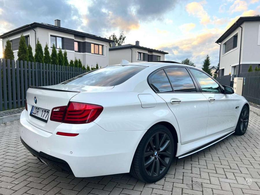 Balts BMW 528 2014 Viļņa, ar dzinēja tilpumu 2.00 L un nobraukumu 230 tūkst. km par 11300 €, foto 9 vietnē AUTOMOTO.COM.LV