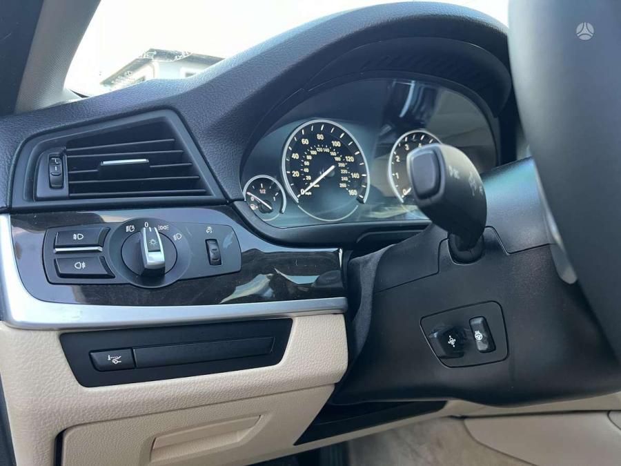 Balts BMW 528 2014 Viļņa, ar dzinēja tilpumu 2.00 L un nobraukumu 230 tūkst. km par 11300 €, foto 15 vietnē AUTOMOTO.COM.LV