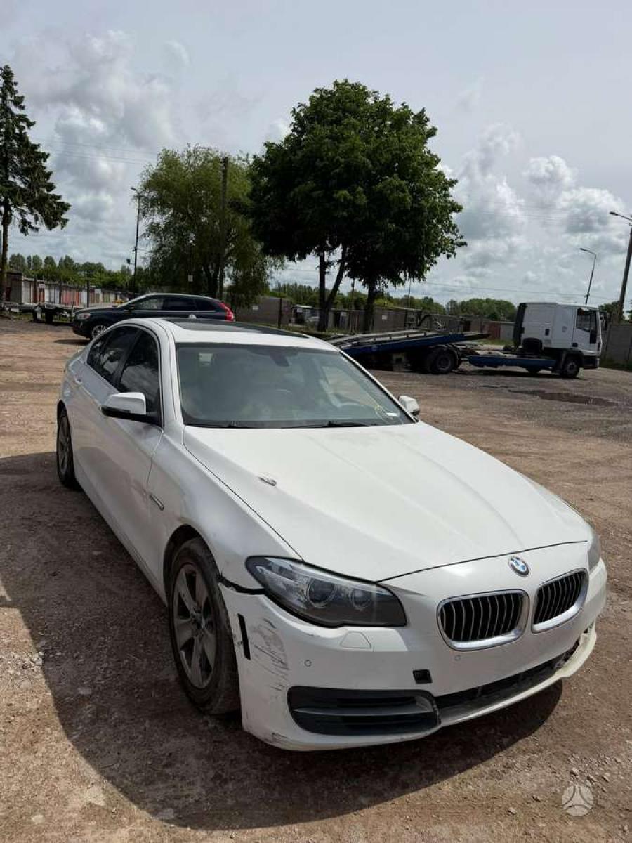 White BMW 528 2014 in Klaipeda, with an engine capacity of 2.00 L and mileage of 329 thousand km for 4700 €, photo 1 on AUTOMOTO.COM.LV