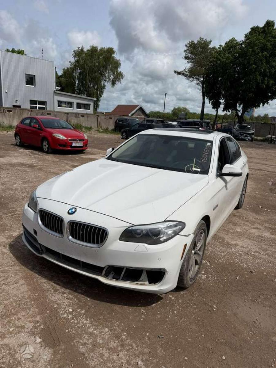 White BMW 528 2014 in Klaipeda, with an engine capacity of 2.00 L and mileage of 329 thousand km for 4700 €, photo 3 on AUTOMOTO.COM.LV