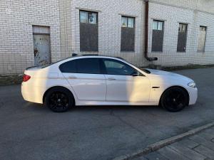 White BMW 528 2014 in Marijampole, with an engine capacity of 2.00 L and mileage of 236 thousand km for 10950 €, photo 9 on AUTOMOTO.COM.LV