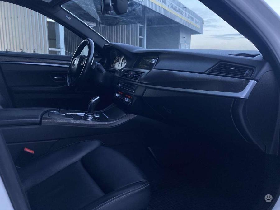 White BMW 528 2014 in Marijampole, with an engine capacity of 2.00 L and mileage of 236 thousand km for 10950 €, photo 19 on AUTOMOTO.COM.LV