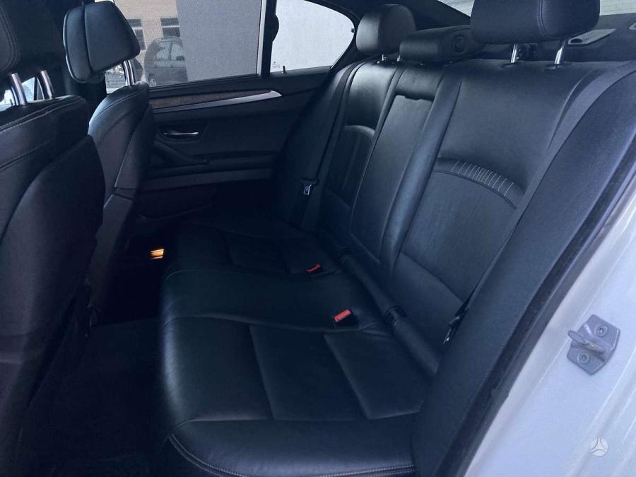 White BMW 528 2014 in Marijampole, with an engine capacity of 2.00 L and mileage of 236 thousand km for 10950 €, photo 23 on AUTOMOTO.COM.LV