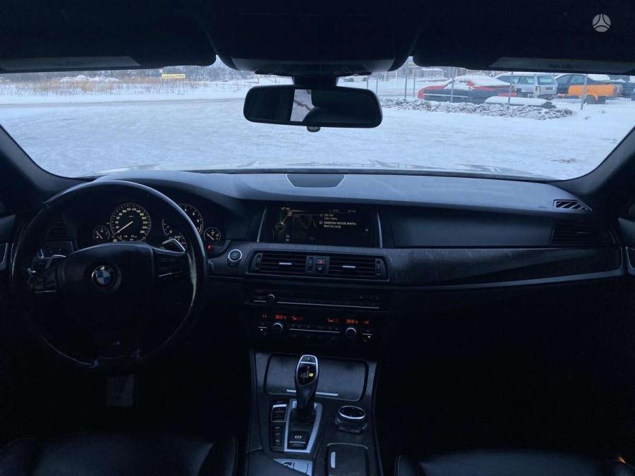 White BMW 528 2014 in Marijampole, with an engine capacity of 2.00 L and mileage of 236 thousand km for 10950 €, photo 25 on AUTOMOTO.COM.LV