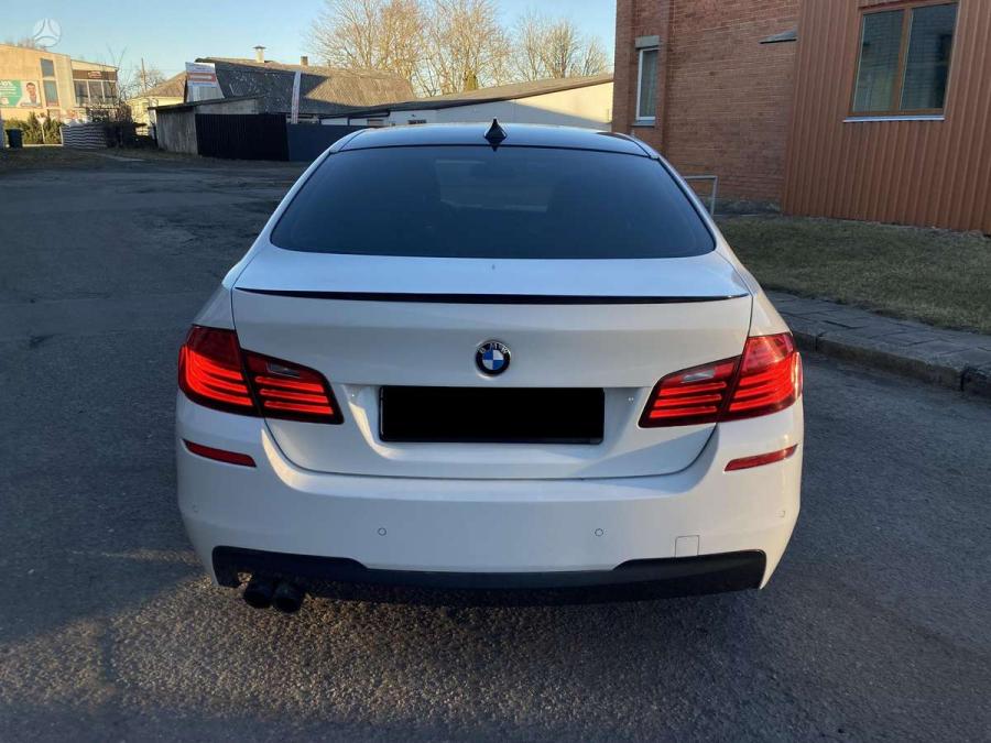 White BMW 528 2014 in Marijampole, with an engine capacity of 2.00 L and mileage of 236 thousand km for 5999 €, photo 7 on AUTOMOTO.COM.LV