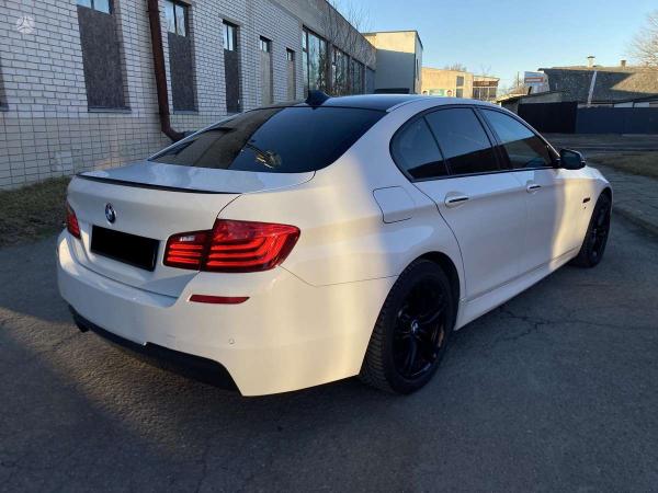 BMW 528 2014 in Marijampole on AUTOMOTO.COM.LV White BMW 528 2014 in Marijampole, with an engine capacity of 2.00 L and mileage of 236 thousand km for 5999 €, photo 8 on AUTOMOTO.COM.LV