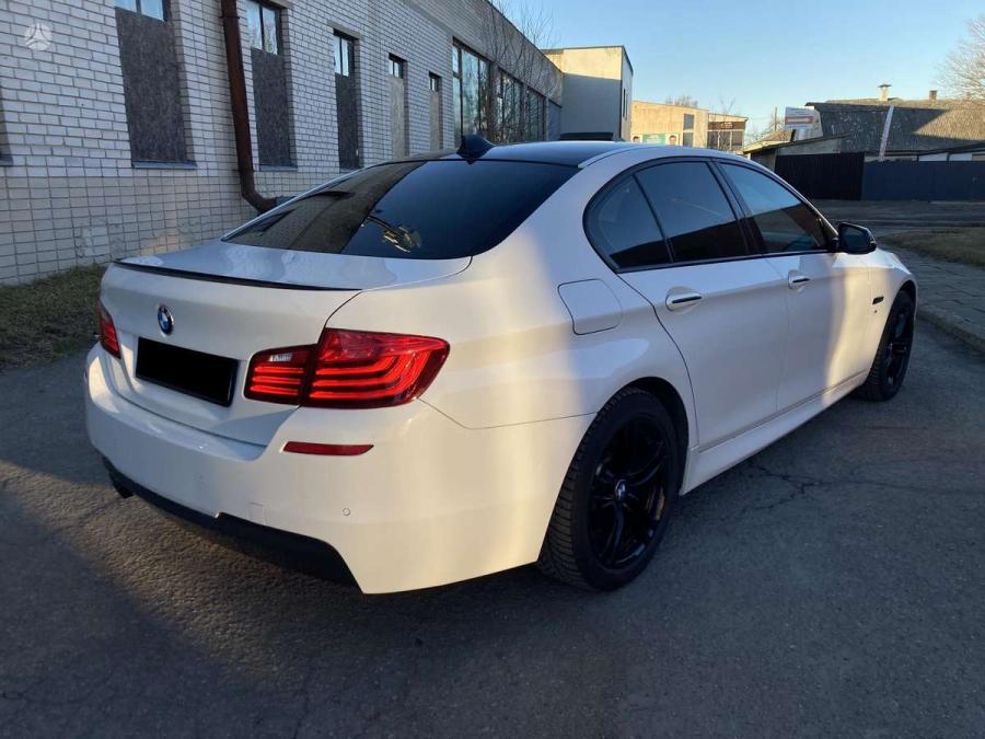 White BMW 528 2014 in Marijampole, with an engine capacity of 2.00 L and mileage of 236 thousand km for 5999 €, photo 8 on AUTOMOTO.COM.LV