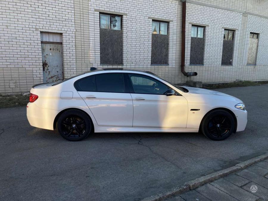 White BMW 528 2014 in Marijampole, with an engine capacity of 2.00 L and mileage of 236 thousand km for 5999 €, photo 9 on AUTOMOTO.COM.LV