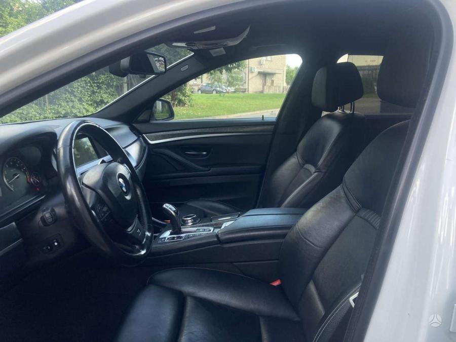 White BMW 528 2014 in Marijampole, with an engine capacity of 2.00 L and mileage of 236 thousand km for 5999 €, photo 16 on AUTOMOTO.COM.LV