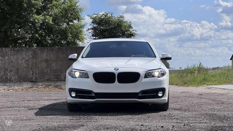 White BMW 528 2015 in Marijampole, with an engine capacity of 2.00 L and mileage of 224 thousand km for 9900 €, photo 7 on AUTOMOTO.COM.LV