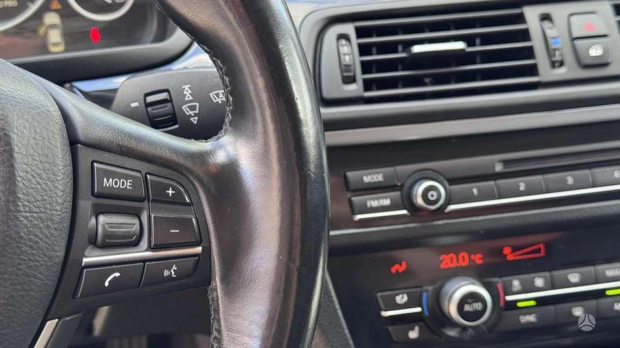 White BMW 528 2015 in Marijampole, with an engine capacity of 2.00 L and mileage of 224 thousand km for 9900 €, photo 12 on AUTOMOTO.COM.LV