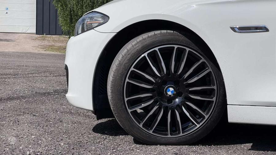 White BMW 528 2015 in Marijampole, with an engine capacity of 2.00 L and mileage of 224 thousand km for 9900 €, photo 20 on AUTOMOTO.COM.LV