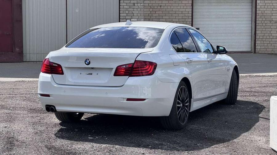 White BMW 528 2015 in Marijampole, with an engine capacity of 2.00 L and mileage of 224 thousand km for 9900 €, photo 25 on AUTOMOTO.COM.LV