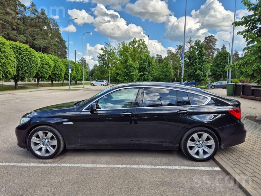 Black BMW 530 2010 in Valmiera, with an engine capacity of 3.00 L and mileage of 0 thousand km for 10200 €, photo 6 on AUTOMOTO.COM.LV