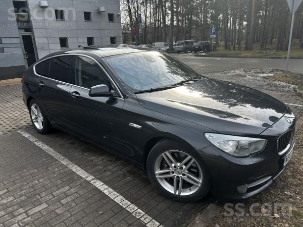 Black BMW 530 2012 in Riga, with an engine capacity of 3.00 L and mileage of 285 thousand km for 9700 €, photo 1 on AUTOMOTO.COM.LV