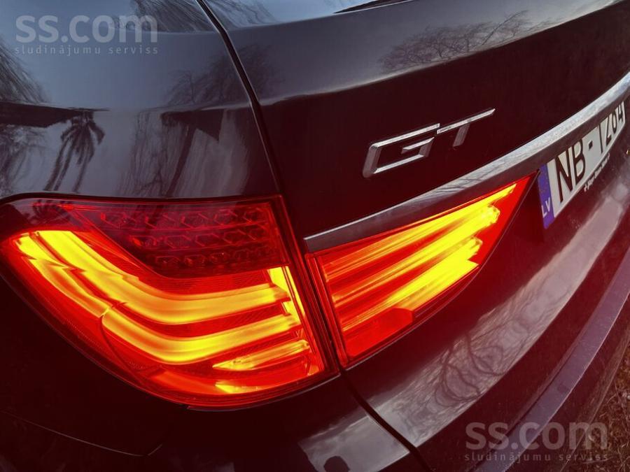 Black BMW 530 2012 in Riga, with an engine capacity of 3.00 L and mileage of 285 thousand km for 9700 €, photo 10 on AUTOMOTO.COM.LV