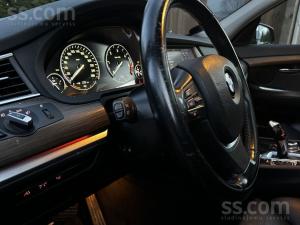 Black BMW 530 2012 in Riga, with an engine capacity of 3.00 L and mileage of 285 thousand km for 9700 €, photo 11 on AUTOMOTO.COM.LV