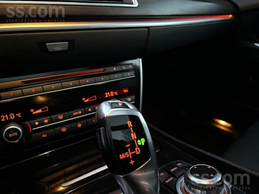 Black BMW 530 2012 in Riga, with an engine capacity of 3.00 L and mileage of 285 thousand km for 9700 €, photo 14 on AUTOMOTO.COM.LV