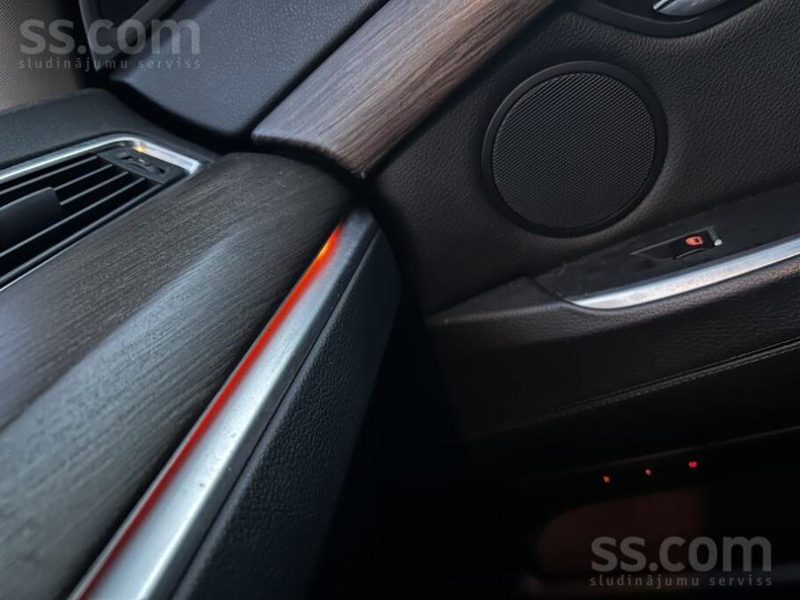 Black BMW 530 2012 in Riga, with an engine capacity of 3.00 L and mileage of 285 thousand km for 9700 €, photo 15 on AUTOMOTO.COM.LV