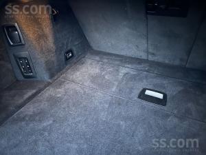 Black BMW 530 2012 in Riga, with an engine capacity of 3.00 L and mileage of 285 thousand km for 9700 €, photo 17 on AUTOMOTO.COM.LV