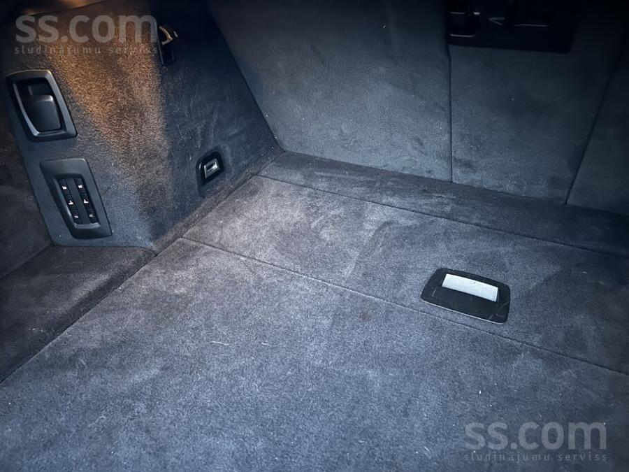 Black BMW 530 2012 in Riga, with an engine capacity of 3.00 L and mileage of 285 thousand km for 9700 €, photo 17 on AUTOMOTO.COM.LV