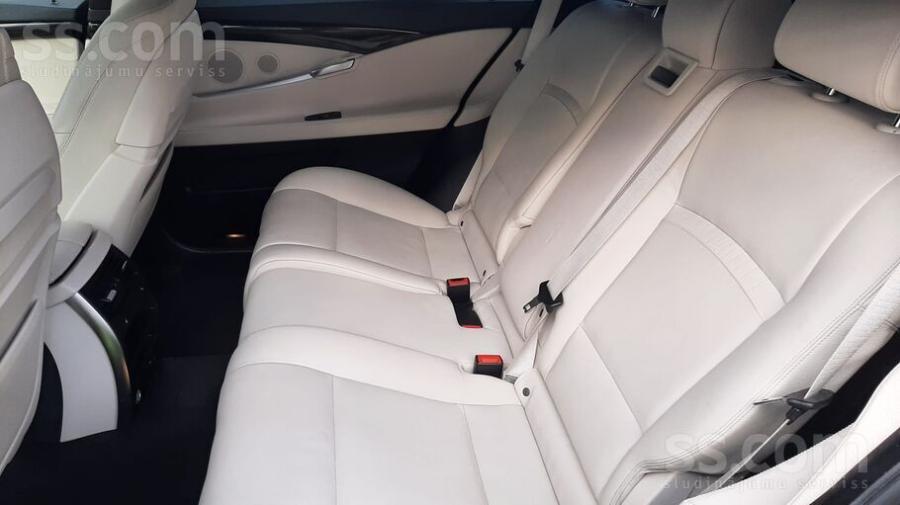 Melns BMW 530 2015 Daugavpils, ar dzinēja tilpumu 3.00 L un nobraukumu 182 tūkst. km par 19500 €, foto 9 vietnē AUTOMOTO.COM.LV