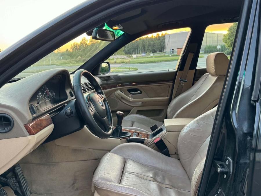 Black BMW 530 2003 in Panevezys, with an engine capacity of 3.00 L and mileage of 313 thousand km for 1950 €, photo 13 on AUTOMOTO.COM.LV