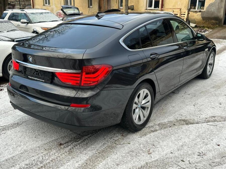 Black BMW 530 2011 in Riga, with an engine capacity of 3.00 L and mileage of 47 thousand km for 11900 €, photo 5 on AUTOMOTO.COM.LV
