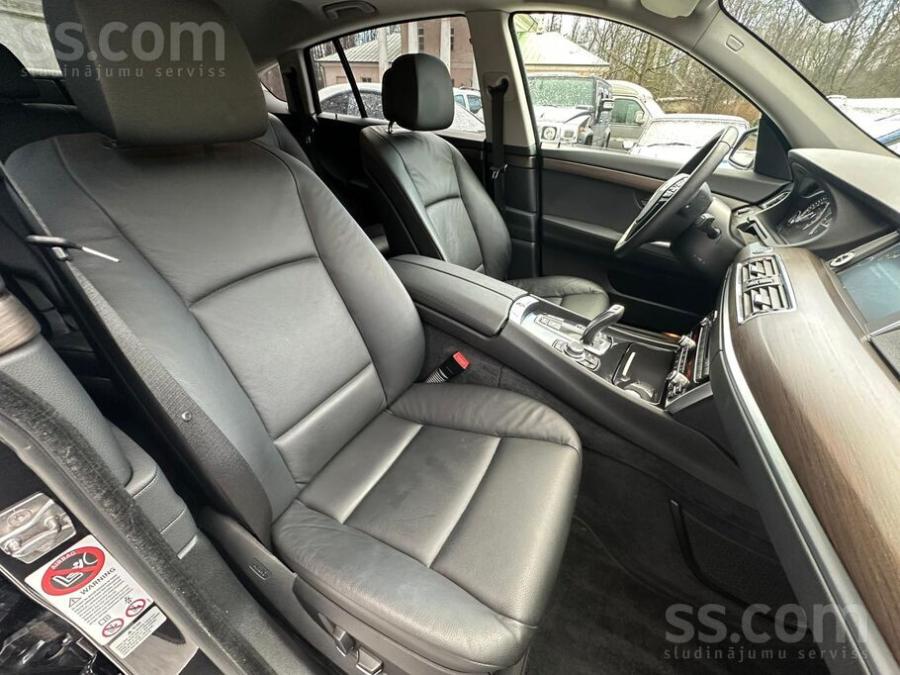 Black BMW 530 2011 in Riga, with an engine capacity of 3.00 L and mileage of 47 thousand km for 11900 €, photo 14 on AUTOMOTO.COM.LV