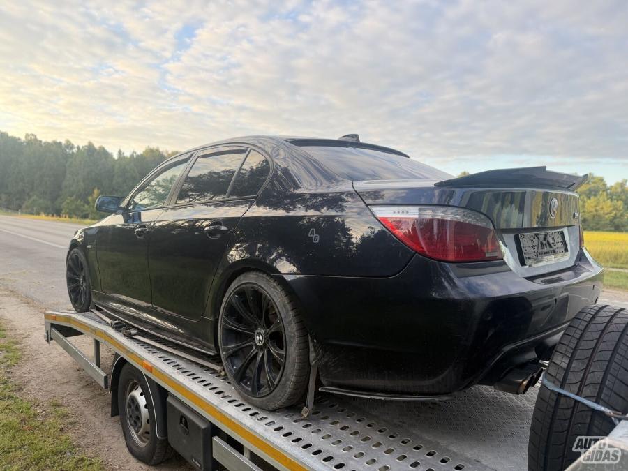 Black BMW 530 2005 in Vilnius, with an engine capacity of 2.50 L and mileage of 450 thousand km for 3599 €, photo 11 on AUTOMOTO.COM.LV