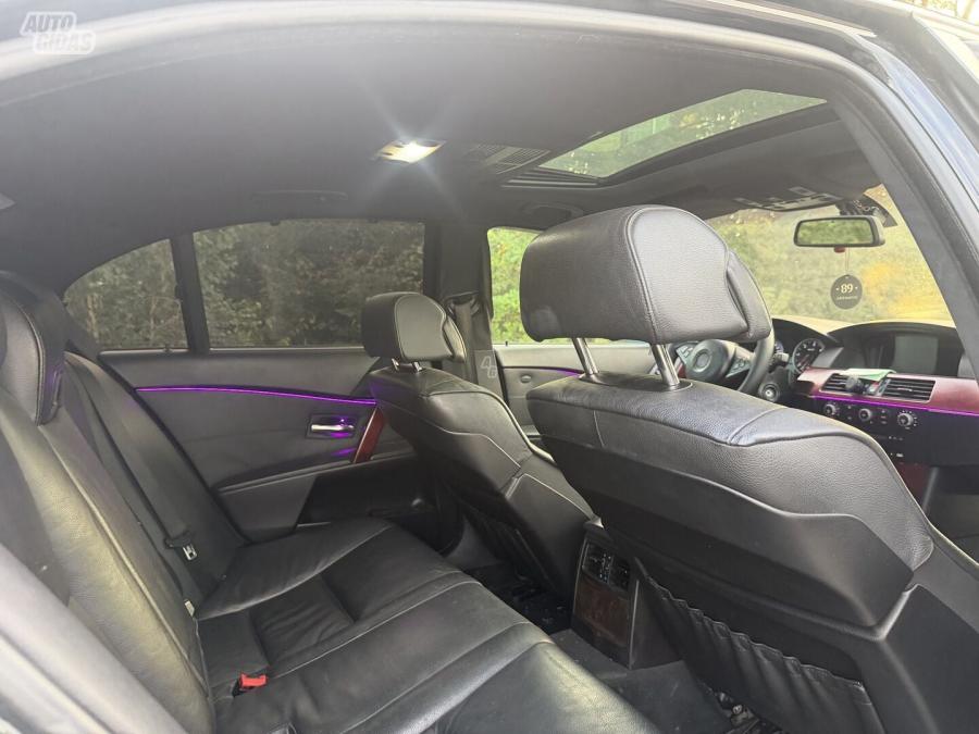 Black BMW 530 2005 in Vilnius, with an engine capacity of 2.50 L and mileage of 450 thousand km for 3599 €, photo 15 on AUTOMOTO.COM.LV