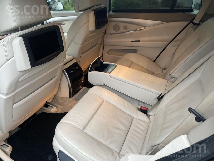 Melns BMW 530 2009 Jēkabpils, ar dzinēja tilpumu 3.00 L un nobraukumu 325 tūkst. km par 9950 €, foto 23 vietnē AUTOMOTO.COM.LV