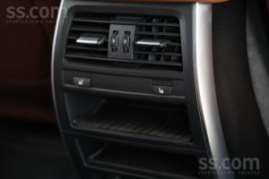 Black BMW 530 2009 in Tukums, with an engine capacity of 3.00 L and mileage of 343 thousand km for 7500 €, photo 9 on AUTOMOTO.COM.LV
