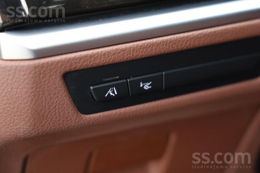 Black BMW 530 2009 in Tukums, with an engine capacity of 3.00 L and mileage of 343 thousand km for 7500 €, photo 14 on AUTOMOTO.COM.LV
