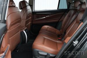 Black BMW 530 2009 in Tukums, with an engine capacity of 3.00 L and mileage of 343 thousand km for 7500 €, photo 16 on AUTOMOTO.COM.LV