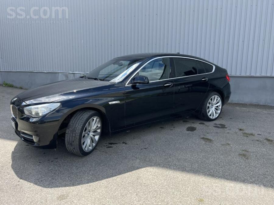 Black BMW 530 2010 in Tukums, with an engine capacity of 3.00 L and mileage of 0 thousand km for 2950 €, photo 4 on AUTOMOTO.COM.LV