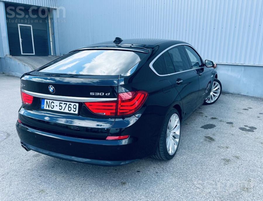 Black BMW 530 2010 in Tukums, with an engine capacity of 3.00 L and mileage of 0 thousand km for 2950 €, photo 6 on AUTOMOTO.COM.LV